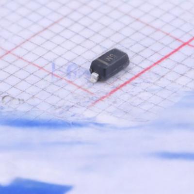 China Surface Mount Zener Diode Jingdao Microelectronics BZT52C3V3 with Wide Voltage Range and Small Package for sale