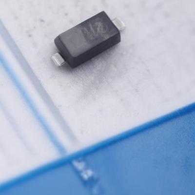 China Surface Mount Zener Diode luJing BZT52B5V1 Voltage Regulation Component with 500mW Power Dissipation for sale