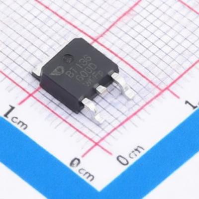 China Industrial triac WEIDA BT136-800D with 4A RMS current rating and 800V repetitive peak off state voltage for sale