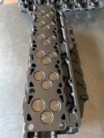 China C7 Complete Cylinder Head Assembly For CAT C7 Diesel Engine Replacement Spare Part for sale
