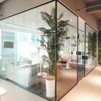 China 10mm-12mm Single Glass Partition Glass Wall Divider for sale