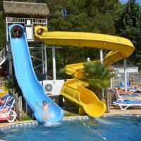 China Spiral Waterslide 304 Stainless Steel Water Park Slide 14.7m Height 480 Persons per Hour for sale