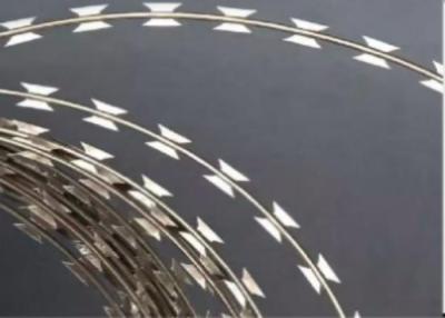 China Hot Dipped Galvanized Security Barbed Wire BTO22 450mm X 10 Kg Per Roll for sale
