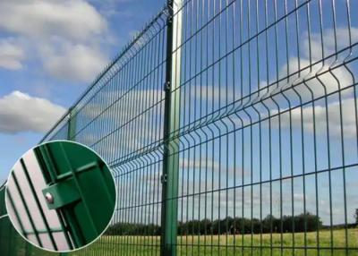 China Powder Coated Green 3D Triangle Bending Wire Mesh Fence For Farm 1.8*2.5m for sale