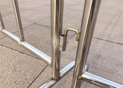 China Stainless Steel Crowd Barrier Fencing For Tourist Attractions 1.1*2.1m for sale