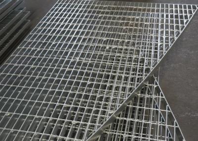 China Serrated Steel Grating Municipal Sewage Channel Grate 30x5mm Painted Anti Slip Cover for sale