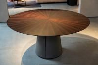 China Custom Luxury Round Marble Dining Table with Solid Wood Star Base Modern 60 Inch for sale