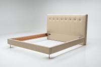 China Black Luxury Platform Bed with Leather Upholstery for Modern Bedroom Interiors for sale