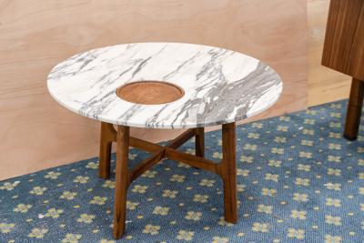China Arabescato Marble Round Tea Table with Built‑in Tea Tray & Solid Black Walnut Base for sale