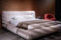China Modern Luxury Cloud Upholstered Bed Frame, High Tufted Headboard & Pleated Platform Bed for Master Bedroom & Villa for sale