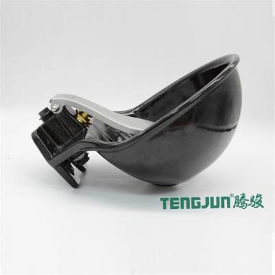 China Automatic Iron Enamel Surface 2.5L Capacity Drinking Bowl for Cattle for sale