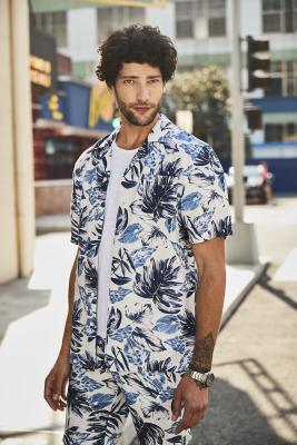 China 100% Linen Custom Hawaiian Shirts Blue Coolness Tropical Button Up Shirt for sale