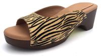 China Elegant Slip On Womens Block Heels , Ladies Heels Shoes Regular Size for sale