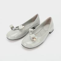 China Womens Casual Flat Loafer Shoes With EVA Insole Black White Color for sale
