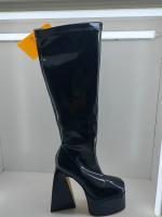 China Pull On Closure Type Women Shoe Boots With Chunky Heel Solid Pattern for sale