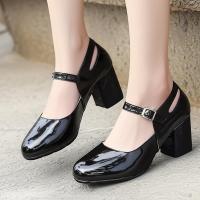 China Comfortable and Affordable Womens Footwears Synthetic Material Flat Heel Height for sale