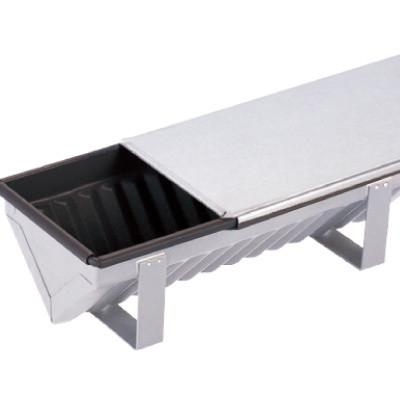 China Food Grade Alusteel Triangular Crimped Cake Mould for sale