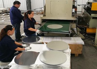 China Alloy 1070 Deep Drawn Aluminum Round Circle Plain For Industrial Lighting for sale
