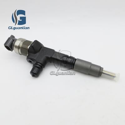 China Diesel Fuel Injector 295050-1381 RE558869 RE-558869 for John Dee/re Tractor 5065E for sale