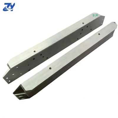 China Auto Body Parts Front Bumper Inner Iron for McLaren 540C OE 13AA046CP Genuine Material for sale