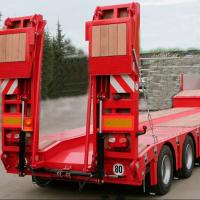 China HUAXIANG3 4 Axle Gooseneck Cargo Truck Trailer with 900000KG Max Payload Capacity for sale