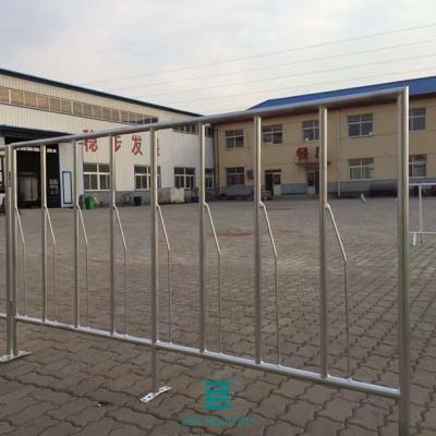 China Galvanized Steel Wire Mesh Panels , Q235 Tube Cattle Feed Barriers for sale