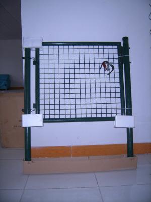 China Wire Mesh Steel Garden Gates Powder Coated For Extra Long Durability for sale