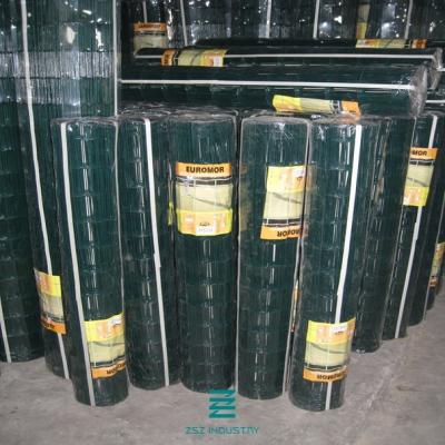 China Hot Dipped Galvanized Wire Mesh Fence Rolls Easily Assembled For Fence Guard for sale