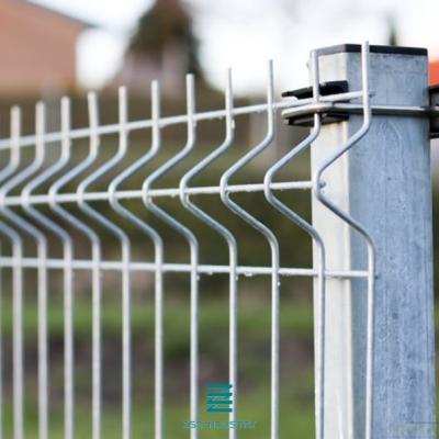 China Low Carbon Iron Metal Fencing Railing Hot Dipped Galvanizing Surface Treatment for sale