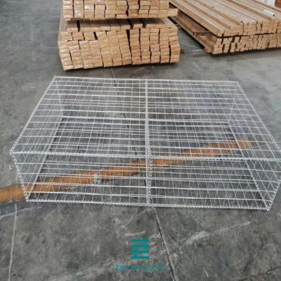China High Intensity Wire Mesh Fencing Rolls Galvanized Mesh Roll Rectangle Hole Shape for sale