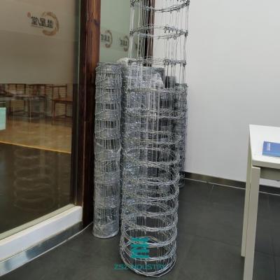 China Hinge Joint Fixed Knot Welded Wire Mesh Rolls With 50m / 100m Roll Length for sale