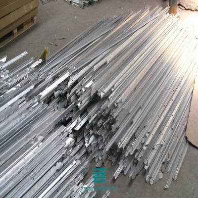 China 1.25m Height Galvanized Fence Fittings Farm Fence Barbed Wire 30 X 30 X 3.0mm for sale