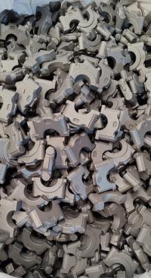 China QT450- 10 material auto parts bearing cover castings for sale