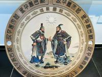 China EN124 Load Standard Anti-Theft Performance Custom Sizes and Shapes Manhole Cover Casting Ductile Iron Manhole Cover for Municipal Drainage for sale