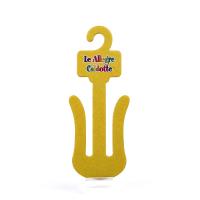 China 3.5mm Thick Kraft Paper Sandal Hangers Water Resistant Scratch Free Eco Friendly Display for sale