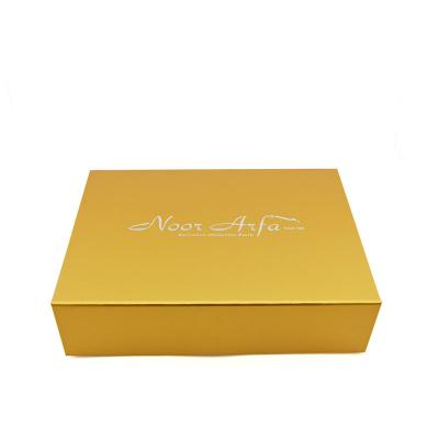 China Luxury Foldable Gold Hard Cardboard Gift Boxes Custom Logo for sale