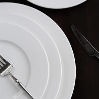 China Western Round White Ceramic Dinner Plates Set For Wedding Dinnerware Hotel Partys for sale