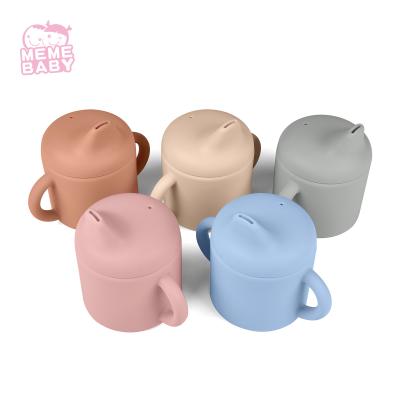 China Kids Training Sippy Straw Cup Food Grade Silicone Easy To Grab for sale