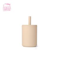 China LFGB Baby Straw Cup Customized Logo Silicone Training Sippy Cup With Lids for sale