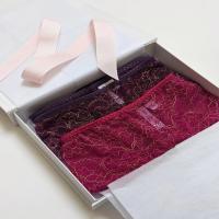 China Custom Personalized Women'S Magnet Underwear Packaging Boxes for sale