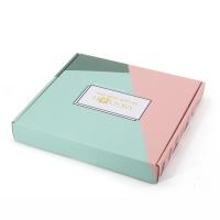 China Custom printed White Cardboard Clothing Mailer Shipping Packaging Box With Logo for sale