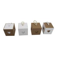 China Custom Retro Candy Box Heart Window Kraft Paper Favour Box For Wedding Party for sale