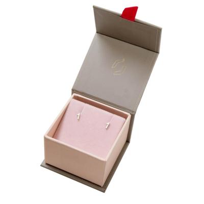 China Customized Mini Paper Jewellery Box Packaging With Gold Foil Logo for sale