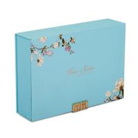 China Foil Stamping Decorative Magnetic Gift Boxes With Metal Closure Board Divider Inside for sale