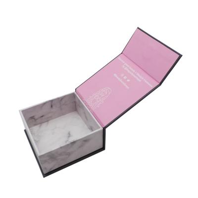 China Professional Magnetic Closure Gift Box , Flip Top Gift Boxes With Magnetic Catch for sale
