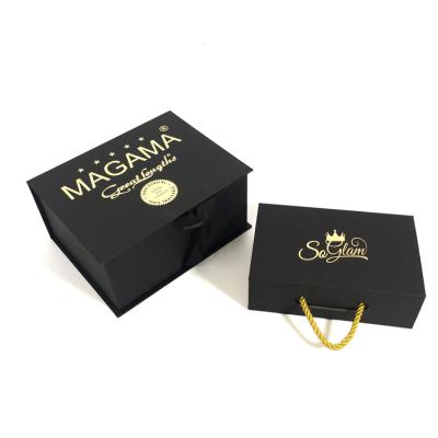 China Durable Magnetic Closure Gift Box With PP Rope Handle Personalize Design for sale