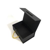 China Durable Magnetic Closure Gift Box With PP Rope Handle Personalize Design for sale