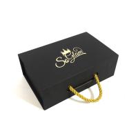 China Durable Magnetic Closure Gift Box With PP Rope Handle Personalize Design for sale