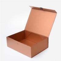 China Luxury Magnetic Paper Folding Gift Box Embossing And Debossing for sale