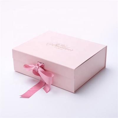 China Custom Big Storage Magnetic Closure Cardboard Foldable Gift Box for sale